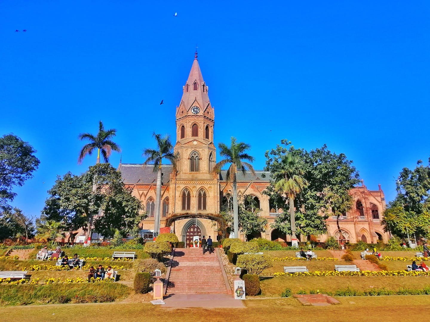 Top 10 Best Colleges in Pakistan - PakFeed